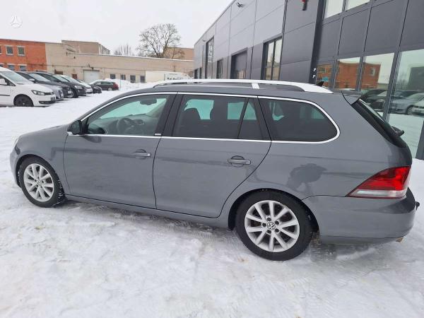 Pelēks Volkswagen Golf 2012 Jonava, ar dzinēja tilpumu 1.60 L un nobraukumu 245 tūkst. km par 3400 €, foto 2 vietnē AUTOMOTO.COM.LV