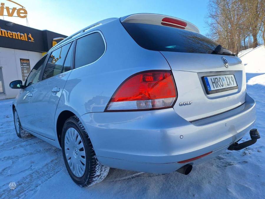 Grey Volkswagen Golf 2012 in Jonava, with an engine capacity of 1.60 L and mileage of 285 thousand km for 3700 €, photo 10 on AUTOMOTO.COM.LV