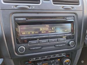 Grey Volkswagen Golf 2012 in Jonava, with an engine capacity of 1.60 L and mileage of 285 thousand km for 3700 €, photo 17 on AUTOMOTO.COM.LV