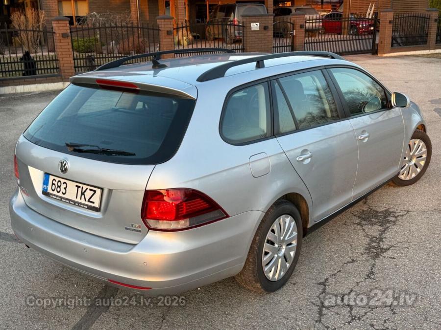 Pelēks Volkswagen Golf 2012 Tartu, ar dzinēja tilpumu 1.60 L un nobraukumu 0 tūkst. km par 3599 €, foto 4 vietnē AUTOMOTO.COM.LV