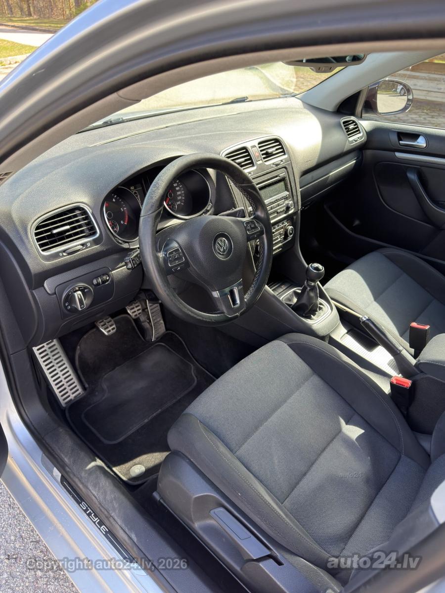 Pelēks Volkswagen Golf 2012 Tallina, ar dzinēja tilpumu 2.00 L un nobraukumu 298 tūkst. km par 5100 €, foto 8 vietnē AUTOMOTO.COM.LV