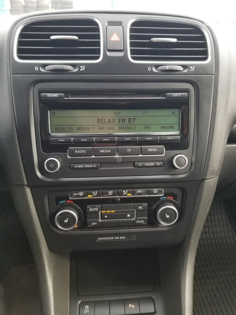 Grey Volkswagen Golf 2012 in Kaunas, with an engine capacity of 1.20 L and mileage of 194 thousand km for 3399 €, photo 15 on AUTOMOTO.COM.LV