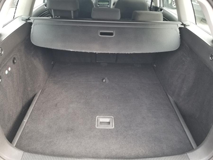 Grey Volkswagen Golf 2012 in Kaunas, with an engine capacity of 1.20 L and mileage of 194 thousand km for 3399 €, photo 20 on AUTOMOTO.COM.LV