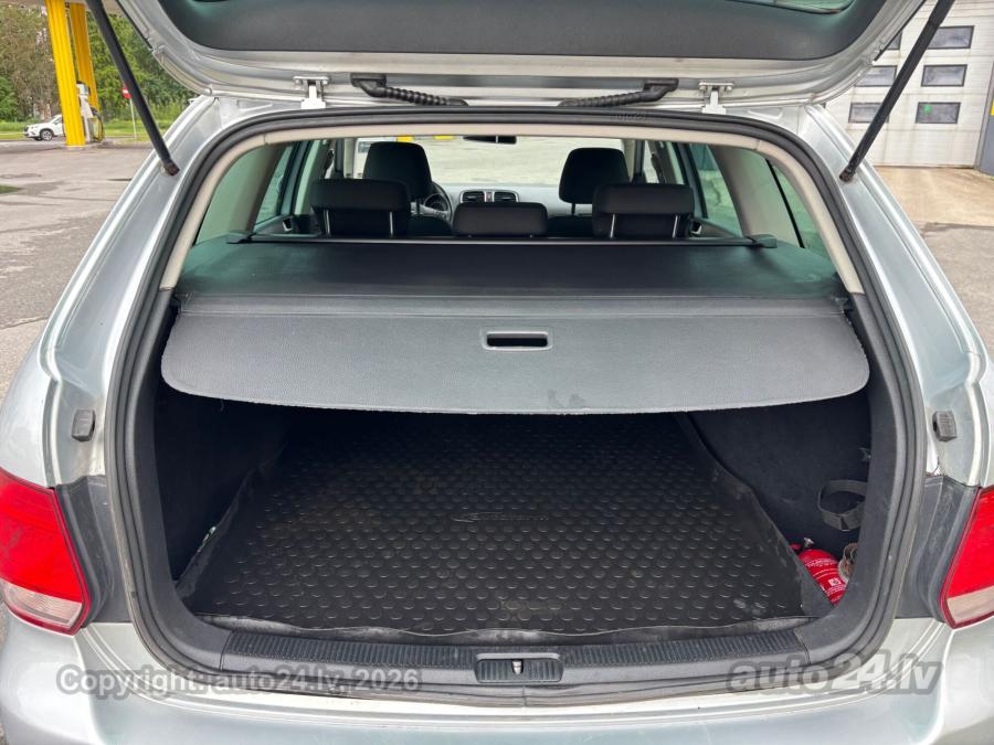 Grey Volkswagen Golf 2012 in Tallinn, with an engine capacity of 1.60 L and mileage of 308 thousand km for 3499 €, photo 10 on AUTOMOTO.COM.LV