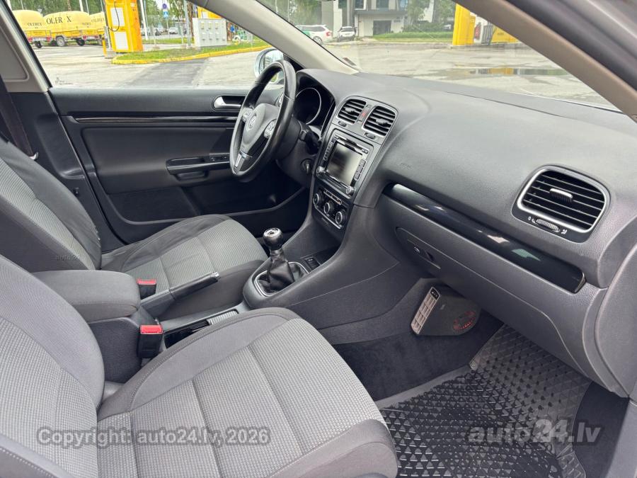 Grey Volkswagen Golf 2012 in Tallinn, with an engine capacity of 1.60 L and mileage of 308 thousand km for 3499 €, photo 12 on AUTOMOTO.COM.LV