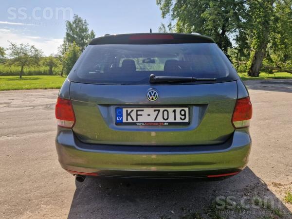 Pelēks Volkswagen Golf 2012 Jūrmala, ar dzinēja tilpumu 1.60 L un nobraukumu 241 tūkst. km par 3400 €, foto 3 vietnē AUTOMOTO.COM.LV