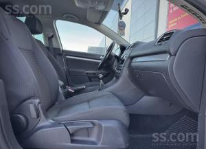 Grey Volkswagen Golf 2012 in Jelgava, with an engine capacity of 1.60 L and mileage of 0 thousand km for 3450 €, photo 10 on AUTOMOTO.COM.LV
