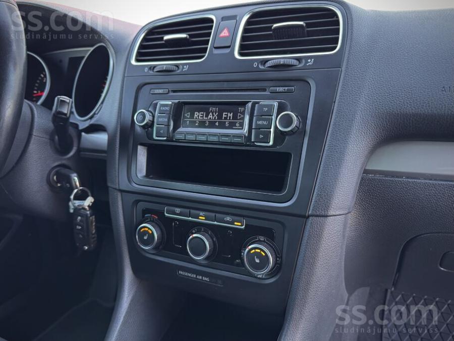 Grey Volkswagen Golf 2012 in Jelgava, with an engine capacity of 1.60 L and mileage of 0 thousand km for 3450 €, photo 19 on AUTOMOTO.COM.LV