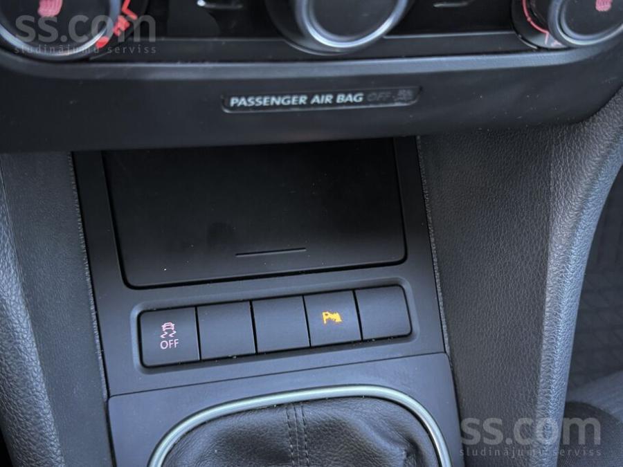 Grey Volkswagen Golf 2012 in Jelgava, with an engine capacity of 1.60 L and mileage of 0 thousand km for 3450 €, photo 20 on AUTOMOTO.COM.LV