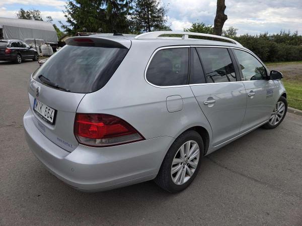 Pelēks Volkswagen Golf 2012 Marijampole, ar dzinēja tilpumu 1.60 L un nobraukumu 282 tūkst. km par 2500 €, foto 7 vietnē AUTOMOTO.COM.LV