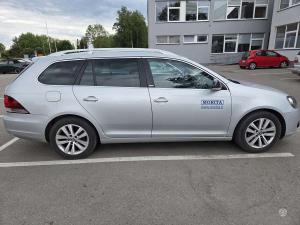 Grey Volkswagen Golf 2012 in Marijampole, with an engine capacity of 1.60 L and mileage of 282 thousand km for 2500 €, photo 5 on AUTOMOTO.COM.LV