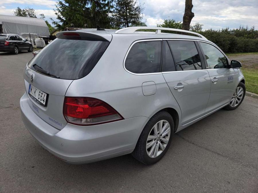 Grey Volkswagen Golf 2012 in Marijampole, with an engine capacity of 1.60 L and mileage of 282 thousand km for 2500 €, photo 8 on AUTOMOTO.COM.LV