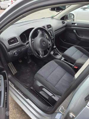 Grey Volkswagen Golf 2012 in Marijampole, with an engine capacity of 1.60 L and mileage of 282 thousand km for 2500 €, photo 10 on AUTOMOTO.COM.LV
