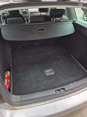 Grey Volkswagen Golf 2012 in Marijampole, with an engine capacity of 1.60 L and mileage of 282 thousand km for 2500 €, photo 12 on AUTOMOTO.COM.LV