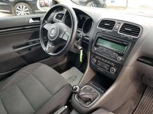 Pelēks Volkswagen Golf 2012 Kauņa, ar dzinēja tilpumu 1.20 L un nobraukumu 190 tūkst. km par 2990 €, foto 12 vietnē AUTOMOTO.COM.LV