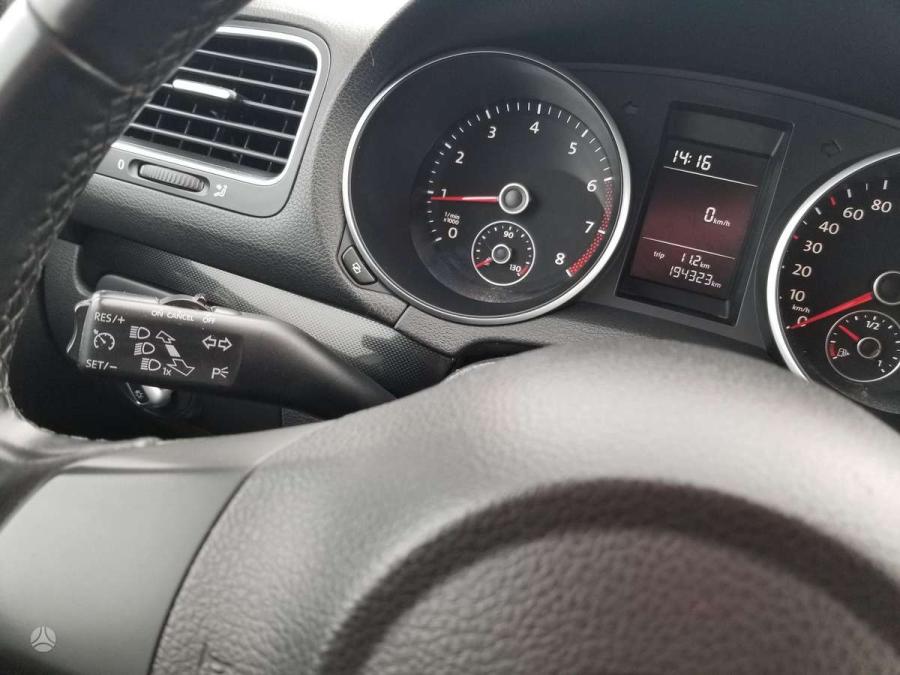 Pelēks Volkswagen Golf 2012 Kauņa, ar dzinēja tilpumu 1.20 L un nobraukumu 190 tūkst. km par 2990 €, foto 14 vietnē AUTOMOTO.COM.LV