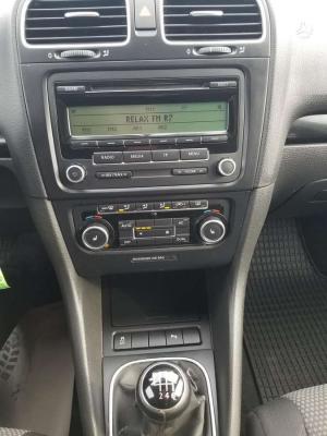 Pelēks Volkswagen Golf 2012 Kauņa, ar dzinēja tilpumu 1.20 L un nobraukumu 190 tūkst. km par 2990 €, foto 17 vietnē AUTOMOTO.COM.LV