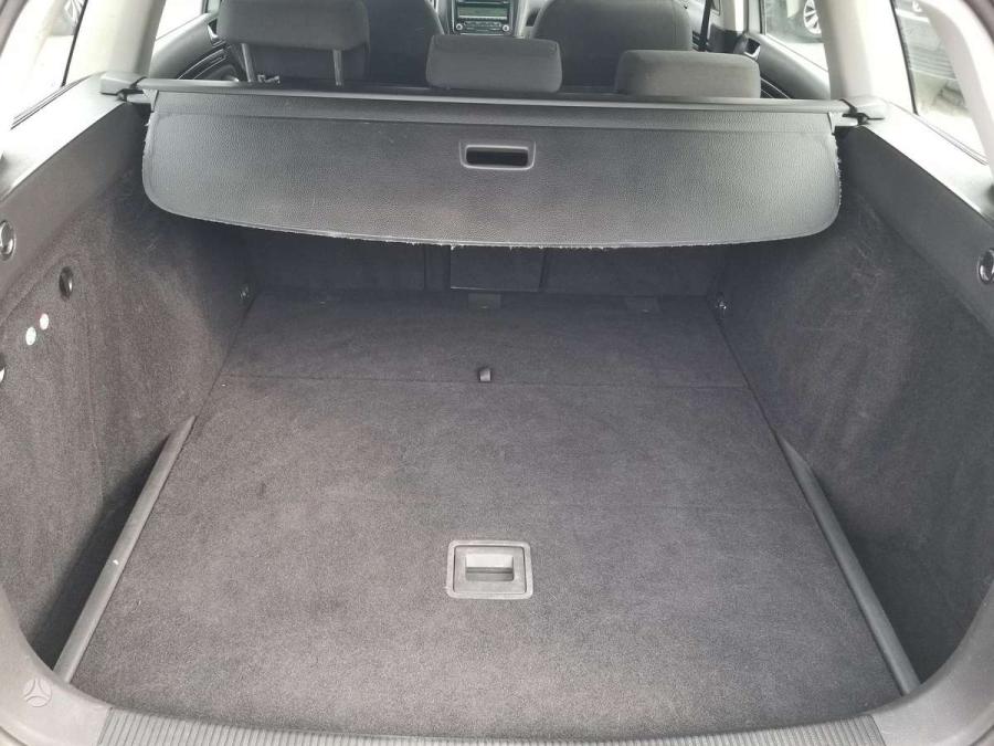 Pelēks Volkswagen Golf 2012 Kauņa, ar dzinēja tilpumu 1.20 L un nobraukumu 190 tūkst. km par 2990 €, foto 20 vietnē AUTOMOTO.COM.LV