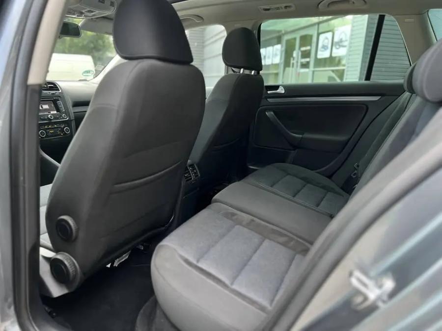 Pelēks Volkswagen Golf 2012 Jēkabpils, ar dzinēja tilpumu 1.40 L un nobraukumu 157 tūkst. km par 5550 €, foto 19 vietnē AUTOMOTO.COM.LV