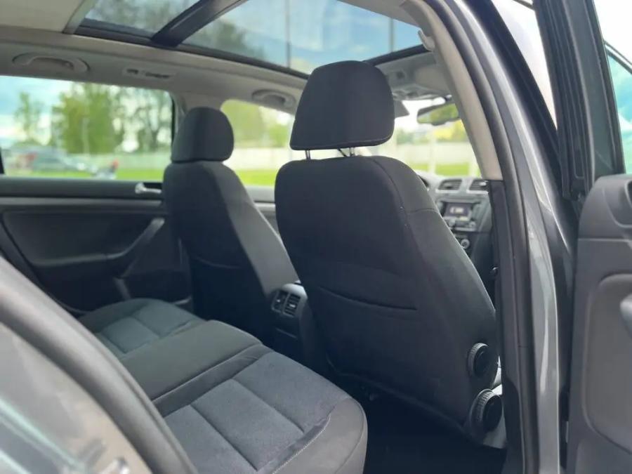 Pelēks Volkswagen Golf 2012 Jēkabpils, ar dzinēja tilpumu 1.40 L un nobraukumu 157 tūkst. km par 5550 €, foto 20 vietnē AUTOMOTO.COM.LV
