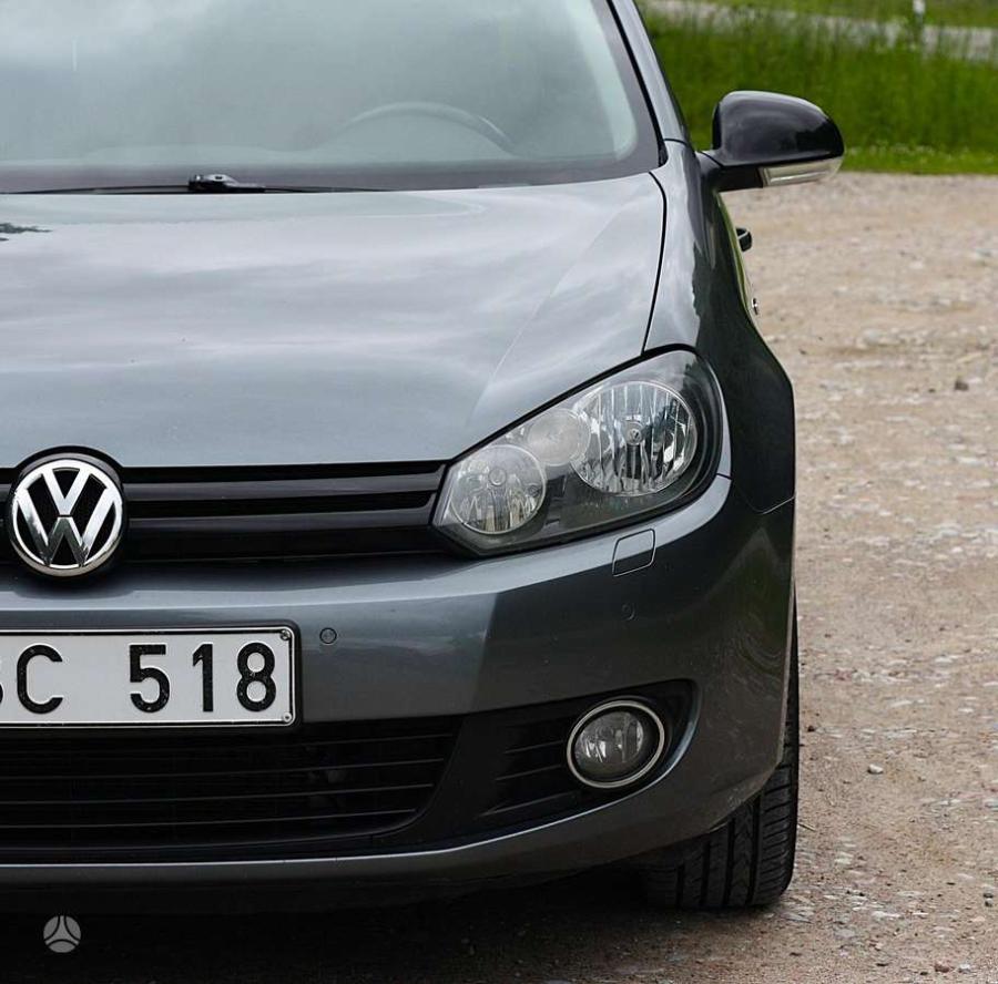 Grey Volkswagen Golf 2012 in Kretinga, with an engine capacity of 1.60 L and mileage of 349 thousand km for 4499 €, photo 6 on AUTOMOTO.COM.LV