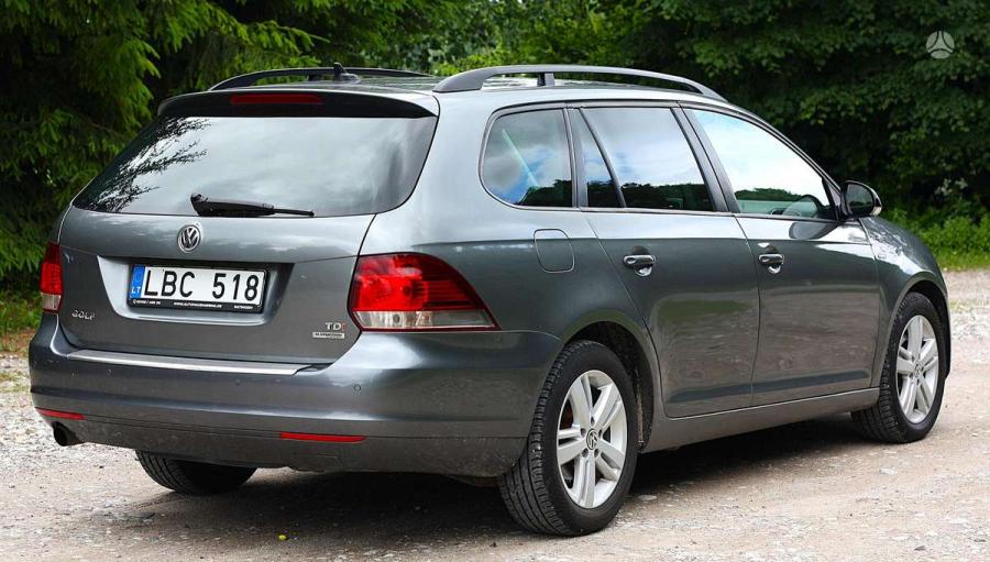 Grey Volkswagen Golf 2012 in Kretinga, with an engine capacity of 1.60 L and mileage of 349 thousand km for 4499 €, photo 17 on AUTOMOTO.COM.LV