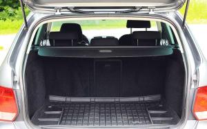Grey Volkswagen Golf 2012 in Kretinga, with an engine capacity of 1.60 L and mileage of 349 thousand km for 4499 €, photo 19 on AUTOMOTO.COM.LV