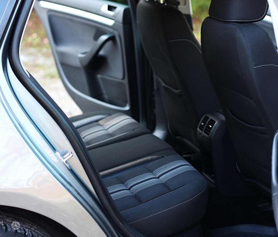 Grey Volkswagen Golf 2012 in Kretinga, with an engine capacity of 1.60 L and mileage of 349 thousand km for 4499 €, photo 24 on AUTOMOTO.COM.LV