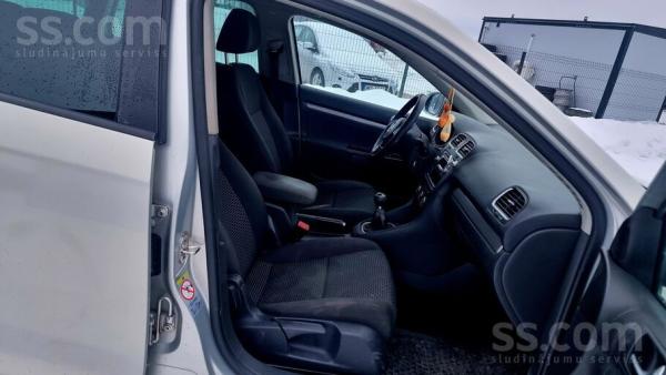 Grey Volkswagen Golf 2012 in Cesis, with an engine capacity of 1.60 L and mileage of 316 thousand km for 2200 €, photo 8 on AUTOMOTO.COM.LV
