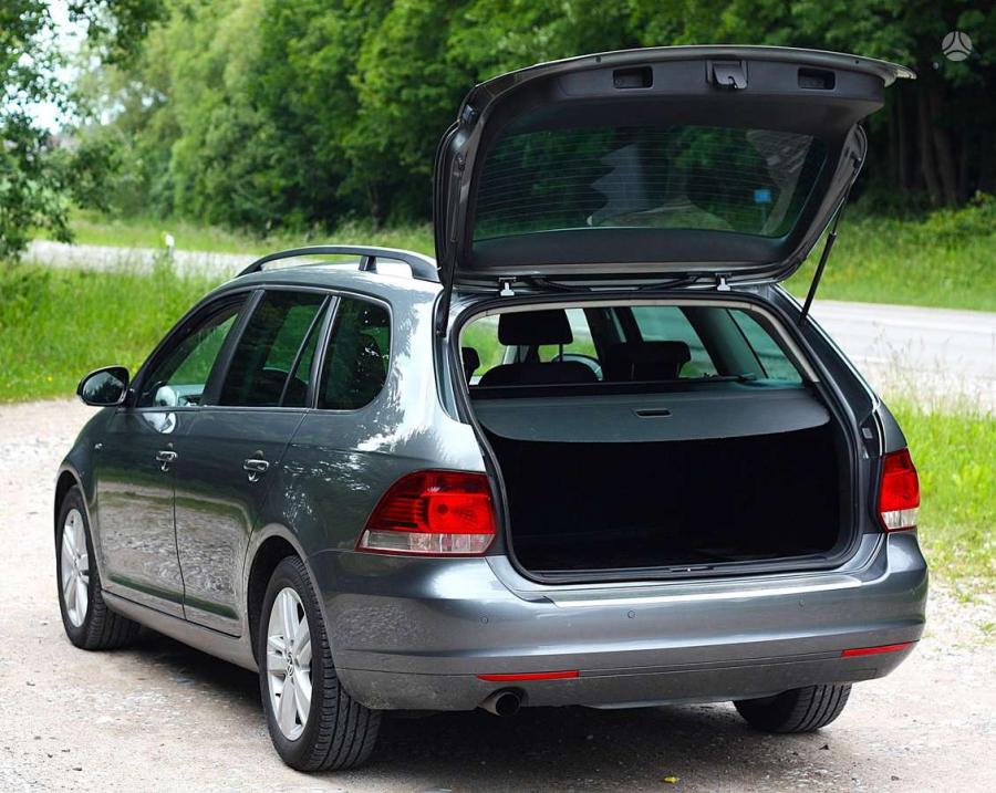 Grey Volkswagen Golf 2012 in Kretinga, with an engine capacity of 1.60 L and mileage of 349 thousand km for 4199 €, photo 18 on AUTOMOTO.COM.LV