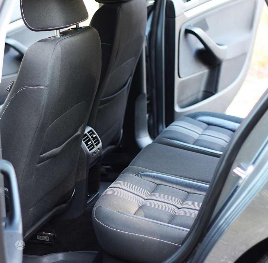 Grey Volkswagen Golf 2012 in Kretinga, with an engine capacity of 1.60 L and mileage of 349 thousand km for 4199 €, photo 23 on AUTOMOTO.COM.LV