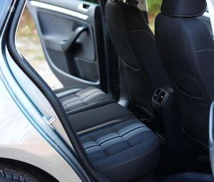 Grey Volkswagen Golf 2012 in Kretinga, with an engine capacity of 1.60 L and mileage of 349 thousand km for 4199 €, photo 24 on AUTOMOTO.COM.LV