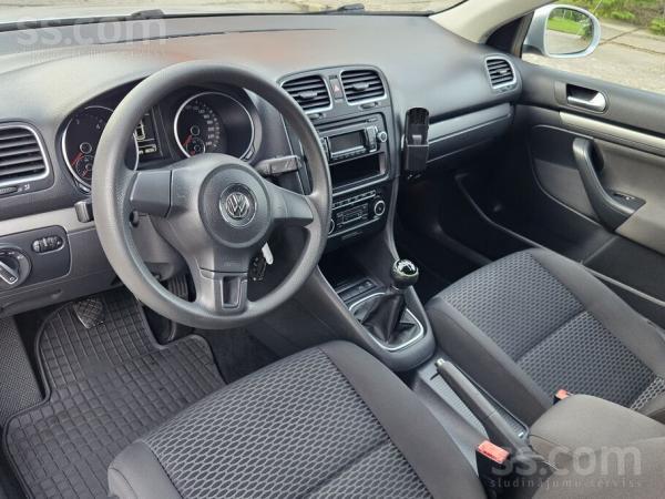 Pelēks Volkswagen Golf 2012 Jēkabpils, ar dzinēja tilpumu 1.60 L un nobraukumu 261 tūkst. km par 3990 €, foto 11 vietnē AUTOMOTO.COM.LV