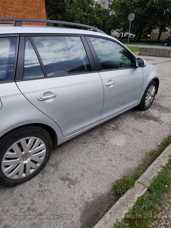 Grey Volkswagen Golf 2012 in Tallinn, with an engine capacity of 1.20 L and mileage of 68 thousand km for 5900 €, photo 5 on AUTOMOTO.COM.LV