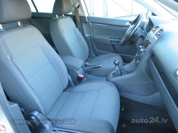 Volkswagen Golf 2012 Tallina vietnē Pelēks Volkswagen Golf 2012 Tallina, ar dzinēja tilpumu 1.60 L un nobraukumu 320 tūkst. km par 4000 €, foto 5 vietnē AUTOMOTO.COM.LV