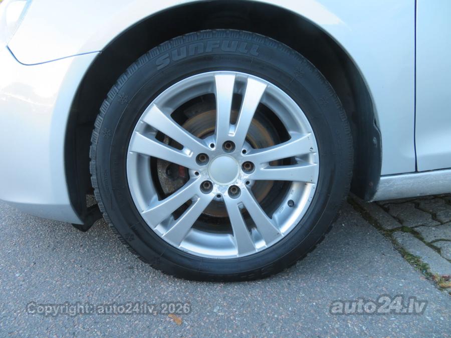 Pelēks Volkswagen Golf 2012 Tallina, ar dzinēja tilpumu 1.60 L un nobraukumu 320 tūkst. km par 4000 €, foto 7 vietnē AUTOMOTO.COM.LV