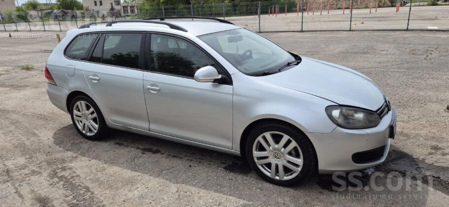 Grey Volkswagen Golf 2013 in Jekabpils, with an engine capacity of 1.60 L and mileage of 326 thousand km for 4500 €, photo 1 on AUTOMOTO.COM.LV