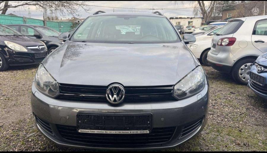 Grey Volkswagen Golf 2013 in Telschi, with an engine capacity of 1.60 L and mileage of 261 thousand km for 2900 €, photo 3 on AUTOMOTO.COM.LV