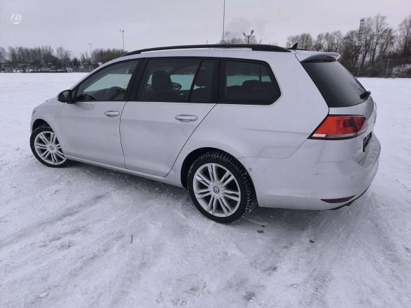 Grey Volkswagen Golf 2013 in Marijampole, with an engine capacity of 1.60 L and mileage of 257 thousand km for 5999 €, photo 3 on AUTOMOTO.COM.LV