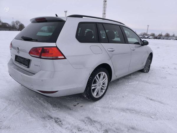 Grey Volkswagen Golf 2013 in Marijampole, with an engine capacity of 1.60 L and mileage of 257 thousand km for 5999 €, photo 5 on AUTOMOTO.COM.LV