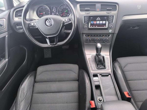 Grey Volkswagen Golf 2013 in Marijampole, with an engine capacity of 1.60 L and mileage of 257 thousand km for 5999 €, photo 10 on AUTOMOTO.COM.LV