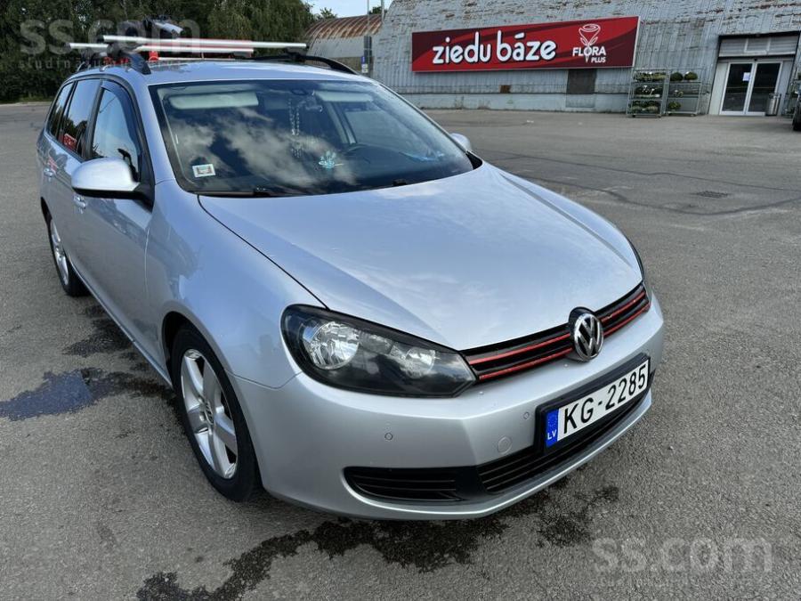 Grey Volkswagen Golf 2013 in Riga, with an engine capacity of 1.60 L and mileage of 272 thousand km for 4900 €, photo 3 on AUTOMOTO.COM.LV
