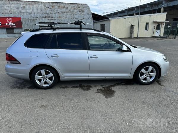 Grey Volkswagen Golf 2013 in Riga, with an engine capacity of 1.60 L and mileage of 272 thousand km for 4900 €, photo 6 on AUTOMOTO.COM.LV