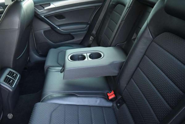 Pelēks Volkswagen Golf 2013 Viļņa, ar dzinēja tilpumu 1.60 L un nobraukumu 257 tūkst. km par 6750 €, foto 11 vietnē AUTOMOTO.COM.LV