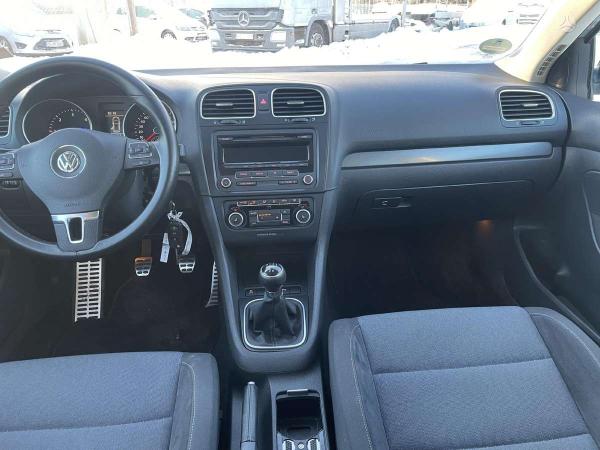 Pelēks Volkswagen Golf 2013 Radviliškis, ar dzinēja tilpumu 1.60 L un nobraukumu 257 tūkst. km par 4650 €, foto 8 vietnē AUTOMOTO.COM.LV