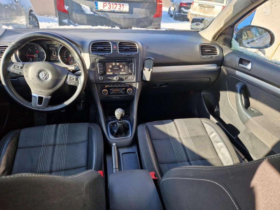 Pelēks Volkswagen Golf 2013 Marijampole, ar dzinēja tilpumu 2.00 L un nobraukumu 2699 tūkst. km par 4400 €, foto 14 vietnē AUTOMOTO.COM.LV