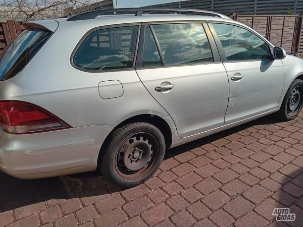 Pelēks Volkswagen Golf 2013 Marijampole, ar dzinēja tilpumu 1.60 L un nobraukumu 270 tūkst. km par 2500 €, foto 1 vietnē AUTOMOTO.COM.LV