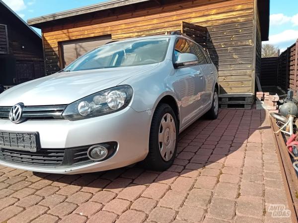 Pelēks Volkswagen Golf 2013 Marijampole, ar dzinēja tilpumu 1.60 L un nobraukumu 270 tūkst. km par 2500 €, foto 4 vietnē AUTOMOTO.COM.LV