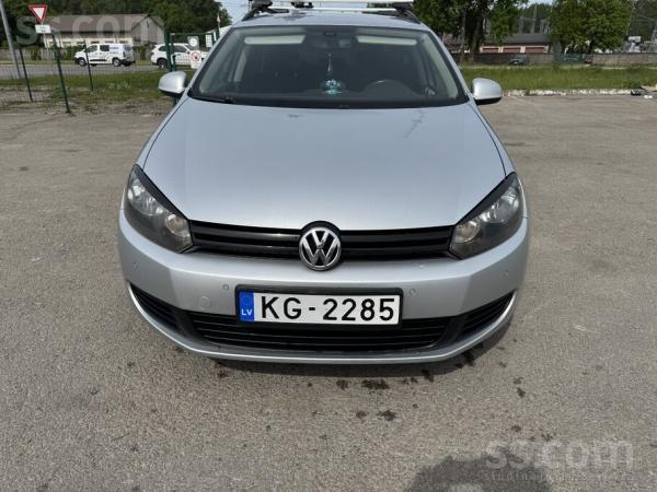 Pelēks Volkswagen Golf 2013 Rīga, ar dzinēja tilpumu 1.60 L un nobraukumu 272 tūkst. km par 2700 €, foto 2 vietnē AUTOMOTO.COM.LV