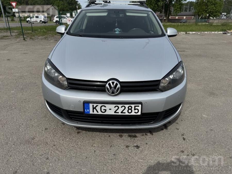 Grey Volkswagen Golf 2013 in Riga, with an engine capacity of 1.60 L and mileage of 272 thousand km for 2700 €, photo 3 on AUTOMOTO.COM.LV